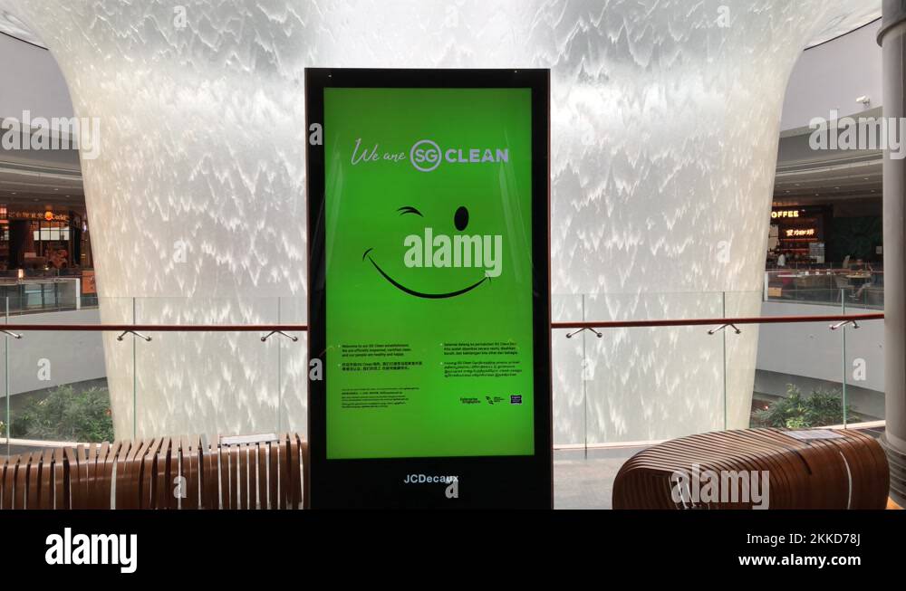 Singapore: Digital screen at Changi Airport displays corona safety ...