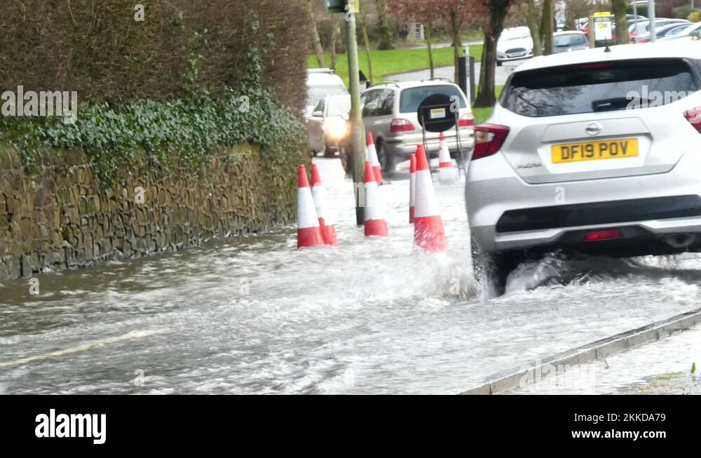 Storm flooding car Stock Videos & Footage - HD and 4K Video Clips - Alamy