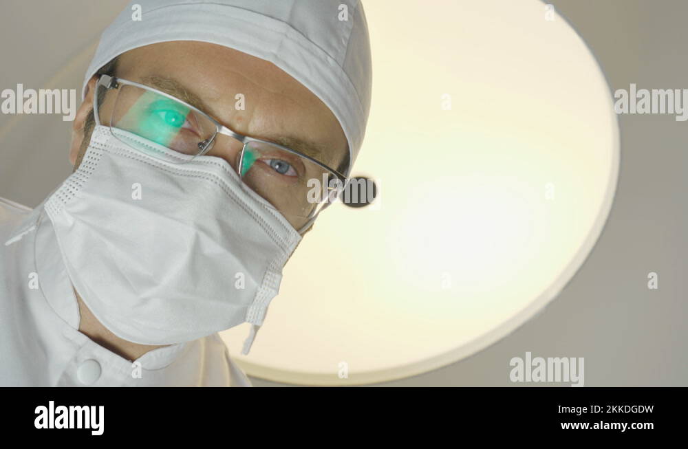 Surgery lamp Stock Videos & Footage - HD and 4K Video Clips - Alamy