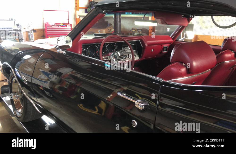 Shiny classic car Stock Videos & Footage - HD and 4K Video Clips - Alamy