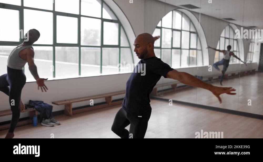 Male ballet dancers pose Stock Videos & Footage - HD and 4K Video Clips ...