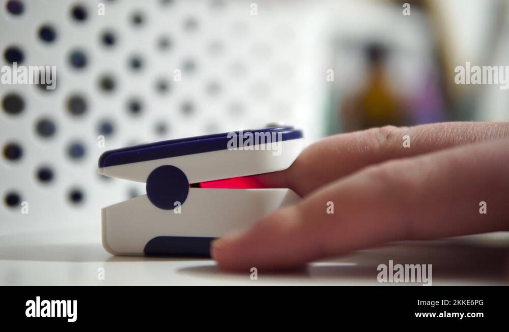 Pulse oximeter, digital digital device for determining blood oxygen ...