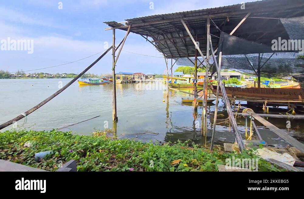 Run down boat Stock Videos & Footage - HD and 4K Video Clips - Alamy