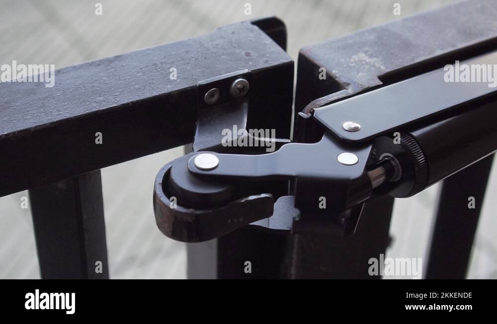 Door closer Stock Videos & Footage - HD and 4K Video Clips - Alamy
