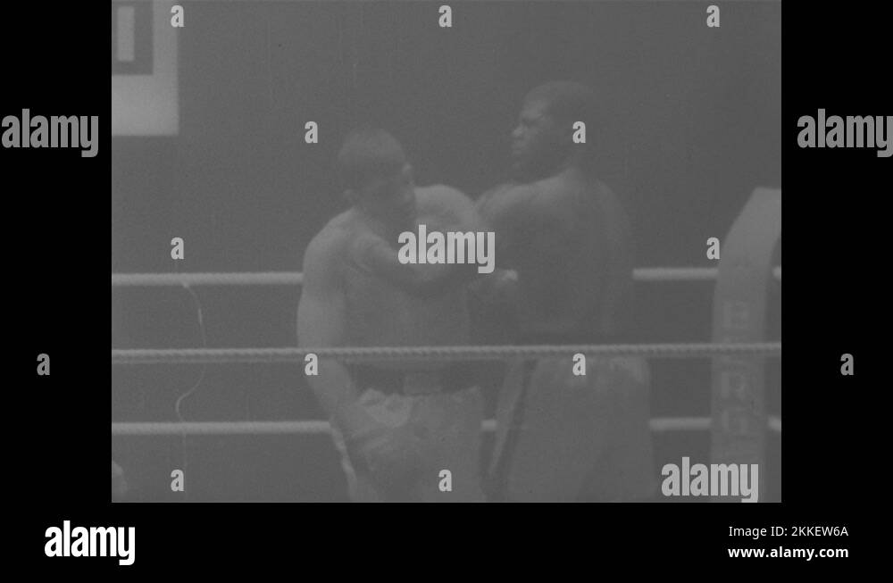 Boxing fight crowd Stock Videos & Footage - HD and 4K Video Clips - Alamy