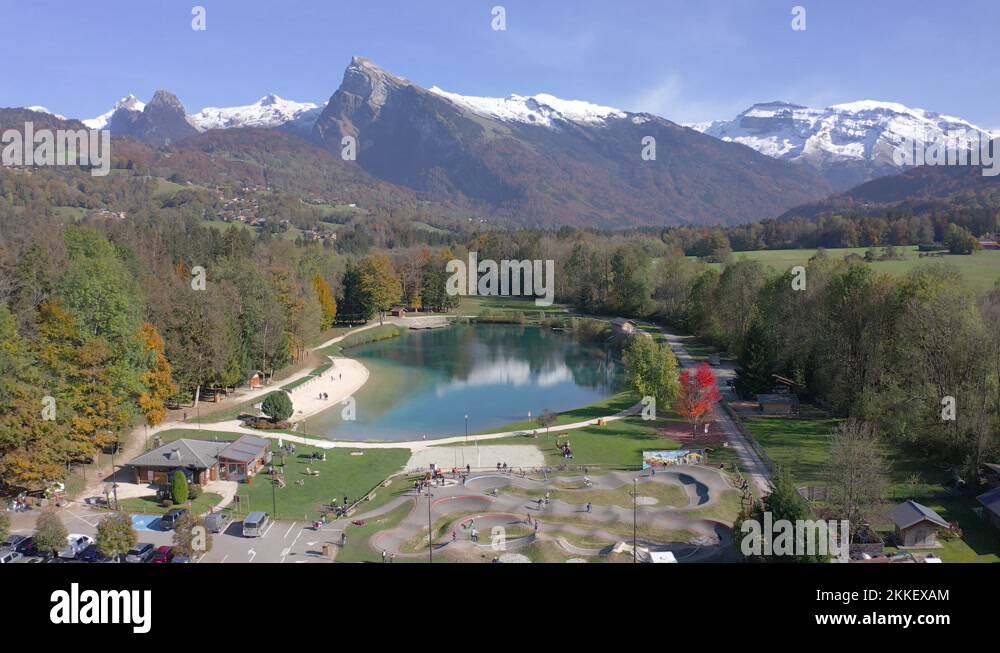 Lac de montagne Stock Videos & Footage - HD and 4K Video Clips - Alamy