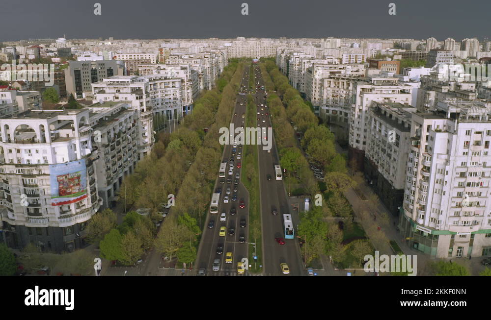 Roads centre Stock Videos & Footage - HD and 4K Video Clips - Alamy