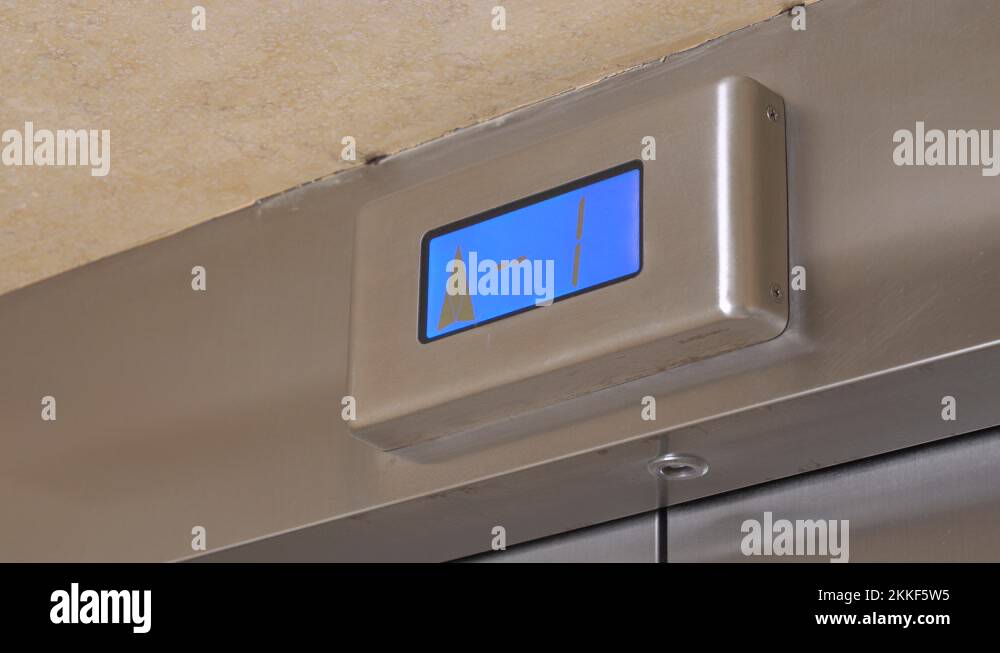 Lifting arrow Stock Videos & Footage - HD and 4K Video Clips - Alamy