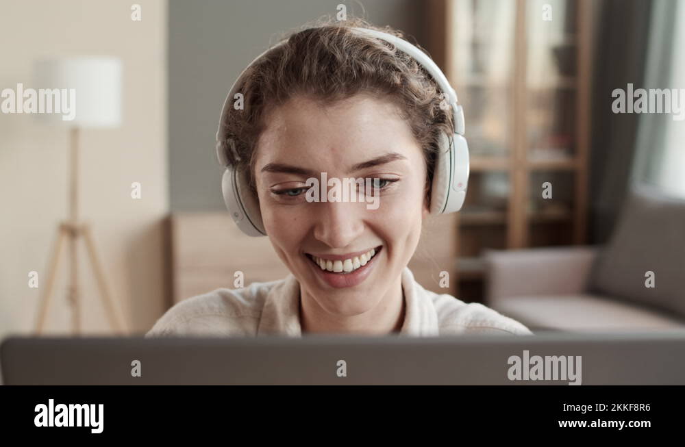 Moving to music Stock Videos & Footage - HD and 4K Video Clips - Alamy