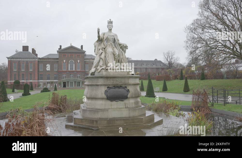 Statue queen victoria kensington palace Stock Videos & Footage - HD and ...