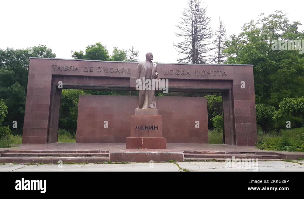 Communist lenin statue Stock Videos & Footage - HD and 4K Video Clips ...