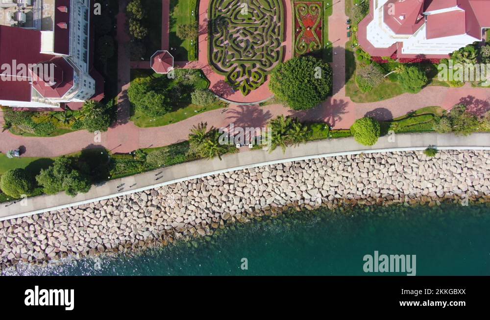 Disneyland Hotel and park in Hong Kong empty and closed for visitors ...