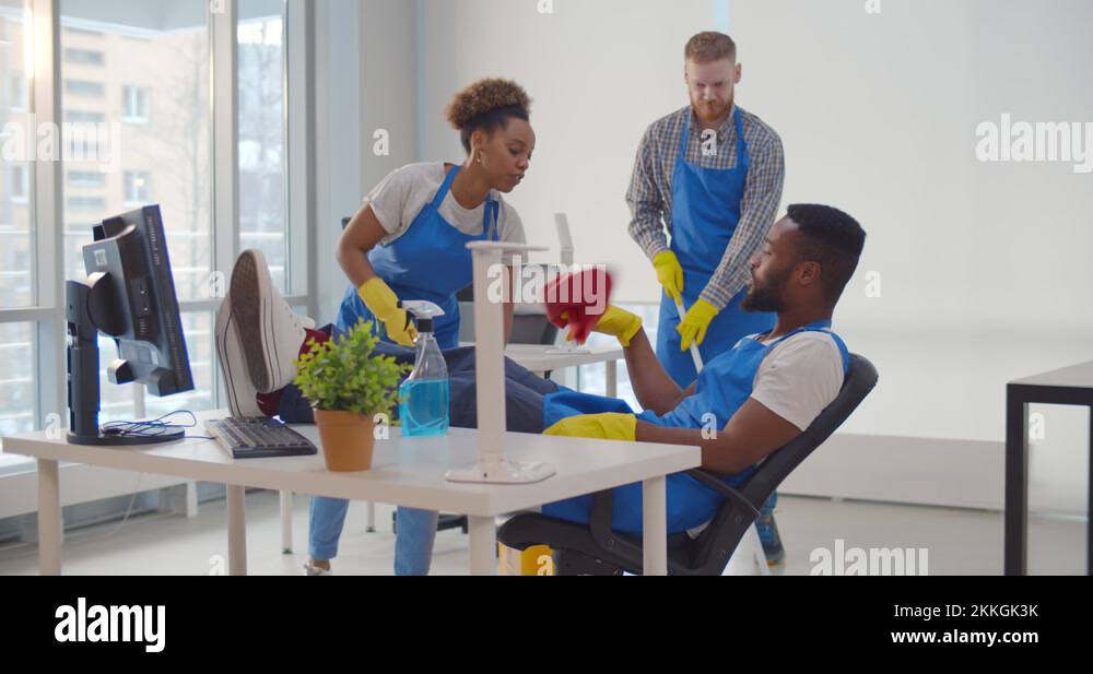 Help team Stock Videos & Footage - HD and 4K Video Clips - Alamy