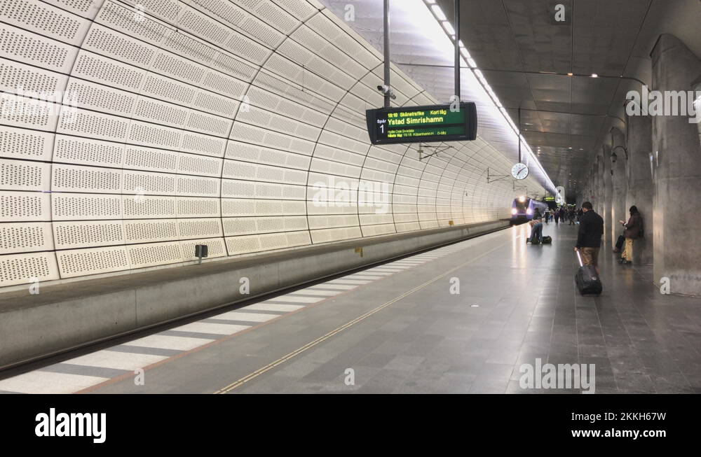 Passengers train metro Stock Videos & Footage - HD and 4K Video Clips ...