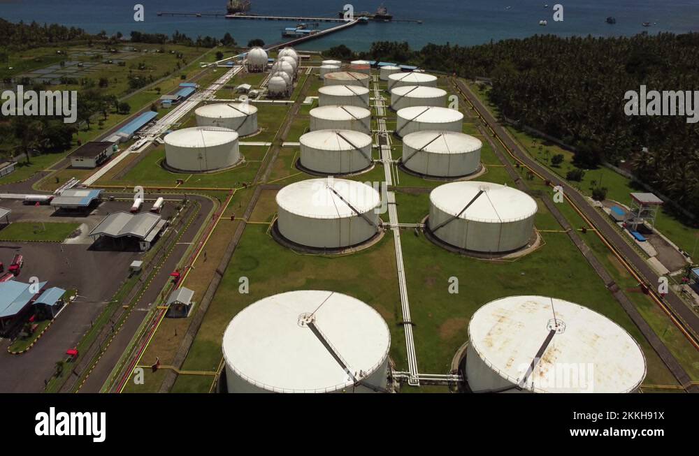 Gas tank petrol refinery Stock Videos & Footage - HD and 4K Video Clips ...