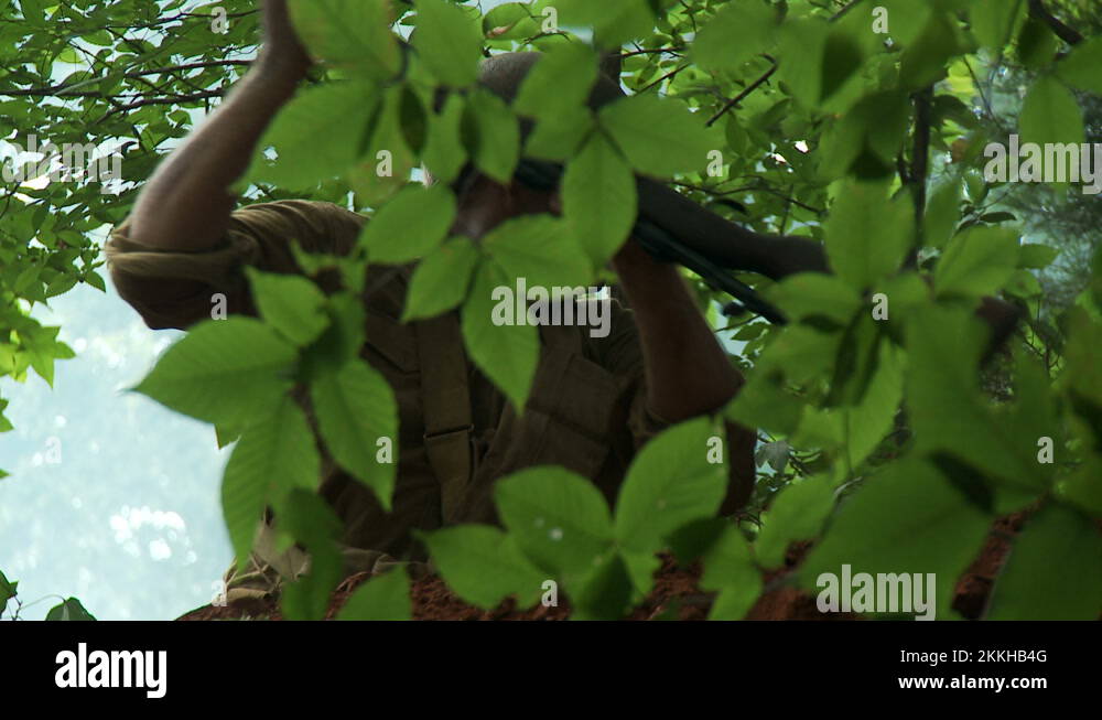 WW1 U.S. Army / Marine Doughboy position under fire - battle in the ...