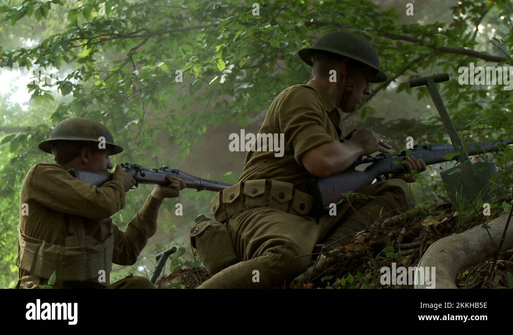 WW1 U.S. Army / Marine Doughboy position under fire - battle in the ...