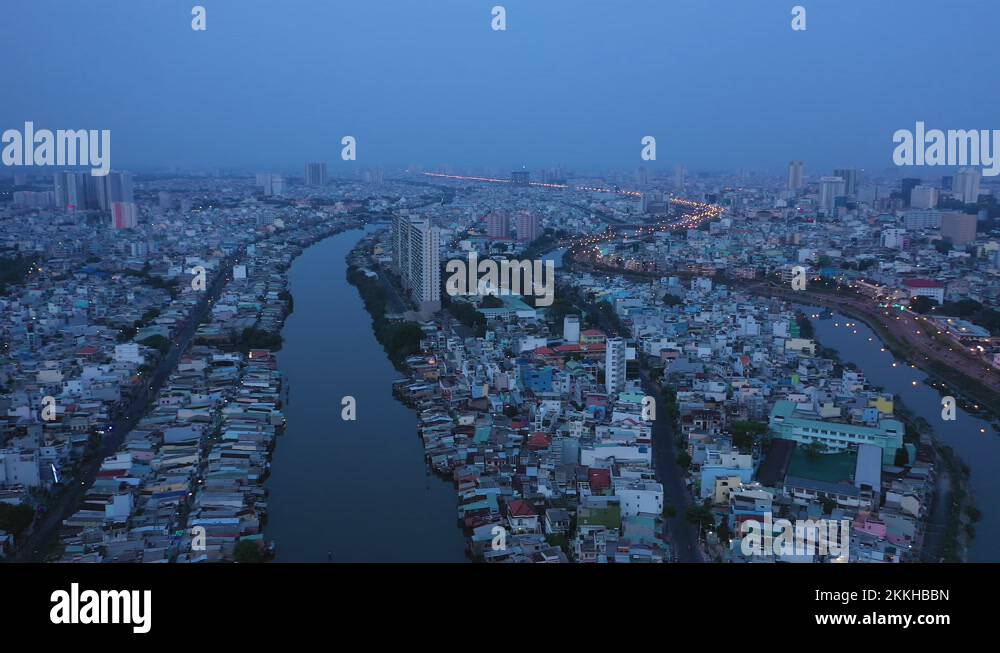 Sprawling big city Stock Videos & Footage - HD and 4K Video Clips - Alamy