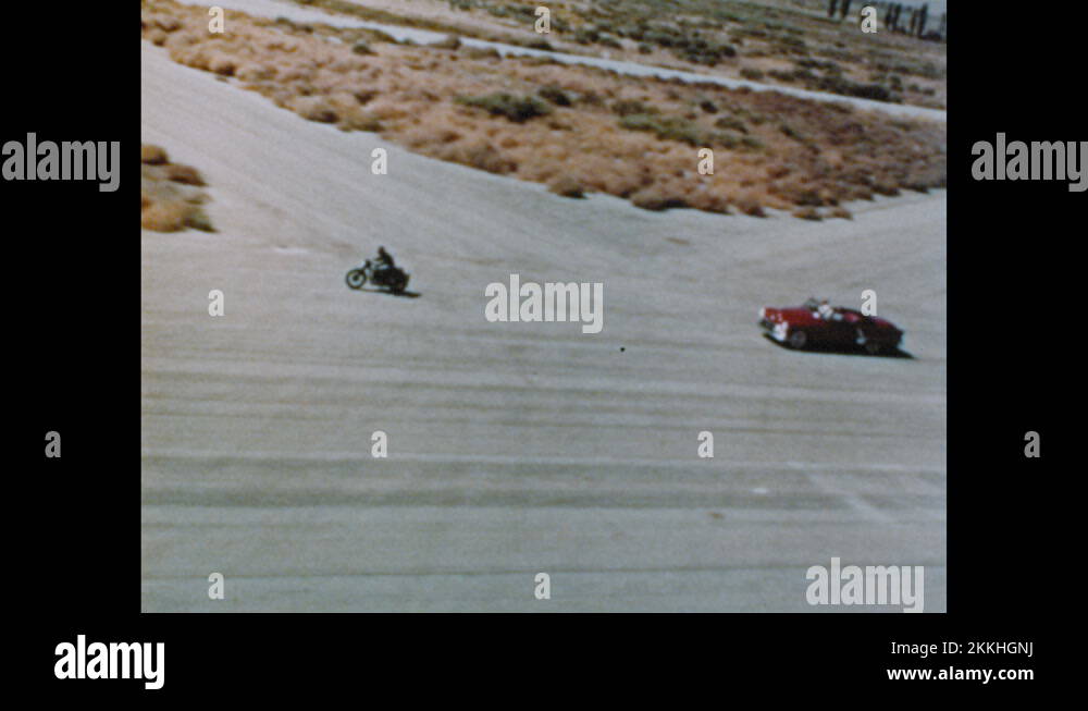 Flying car 1950s Stock Videos & Footage - HD and 4K Video Clips - Alamy