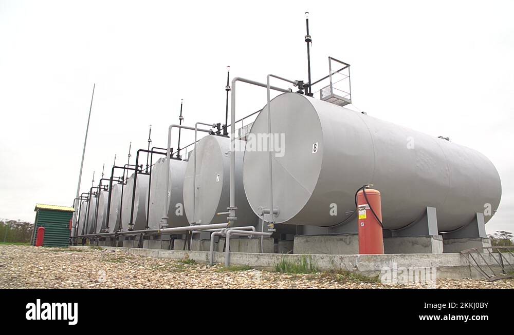 White fuel tanks Stock Videos & Footage - HD and 4K Video Clips - Alamy