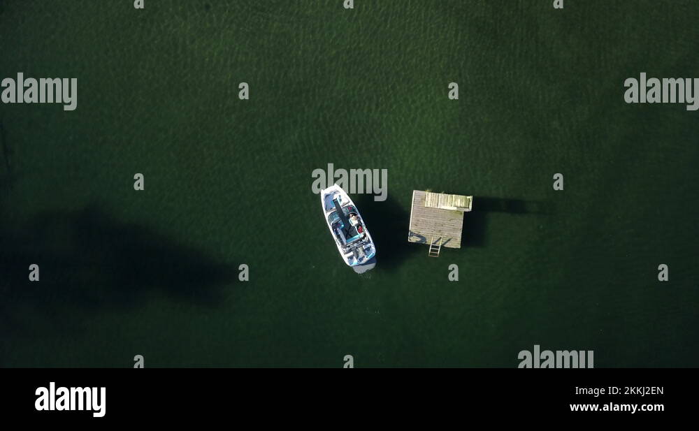 Wake surfing boat Stock Videos & Footage - HD and 4K Video Clips - Alamy