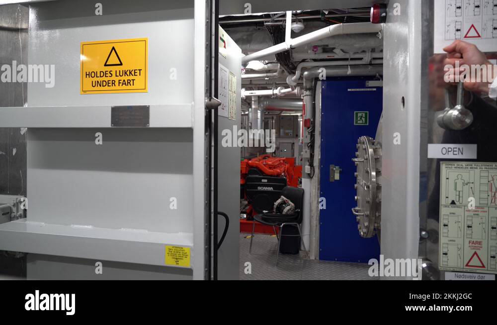 Watertight door Stock Videos & Footage - HD and 4K Video Clips - Alamy