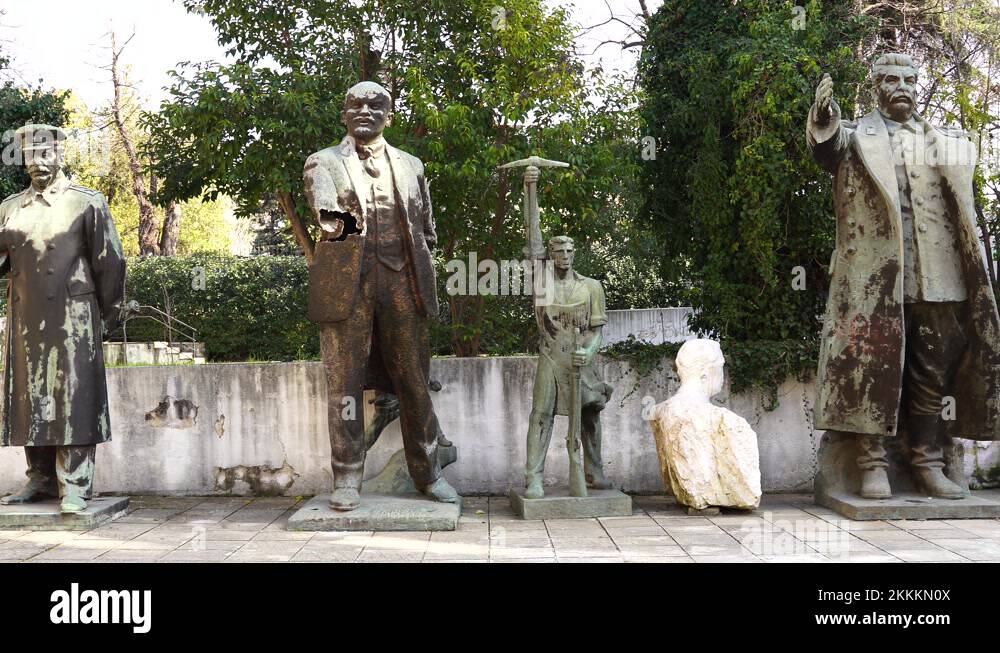 Propaganda statues Stock Videos & Footage - HD and 4K Video Clips - Alamy