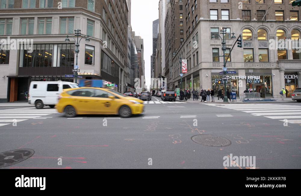 Nyc daily life Stock Videos & Footage - HD and 4K Video Clips - Alamy