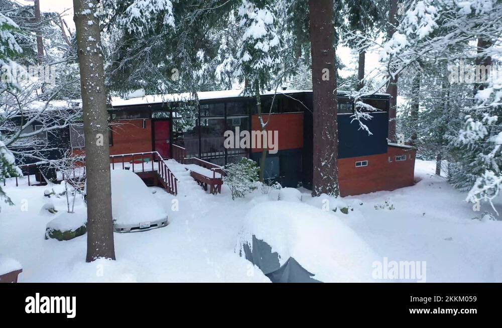 Foreground house Stock Videos & Footage - HD and 4K Video Clips - Alamy