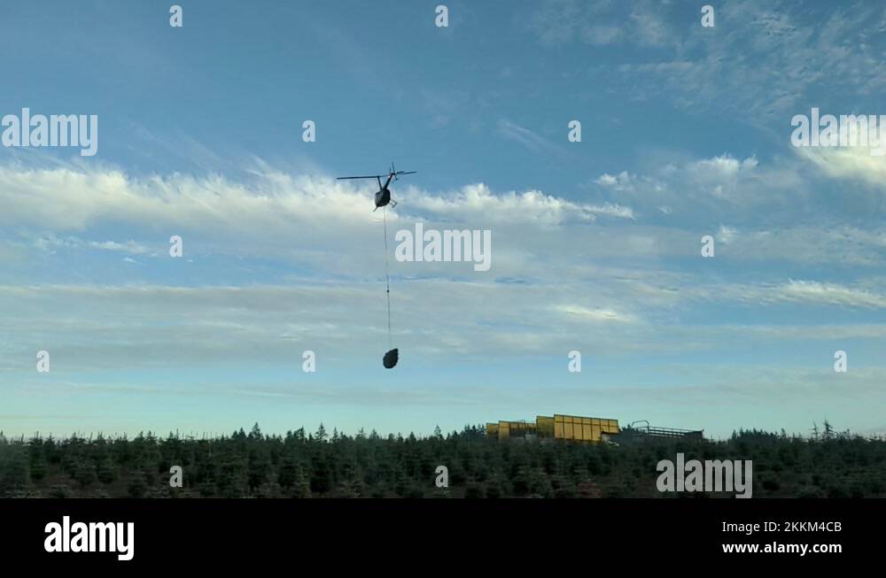 Suspended by cable Stock Videos & Footage - HD and 4K Video Clips - Alamy