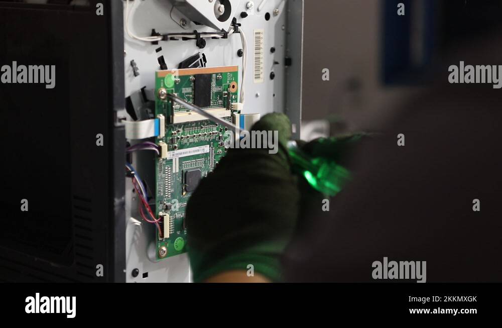 Taking apart laptop Stock Videos & Footage - HD and 4K Video Clips - Alamy