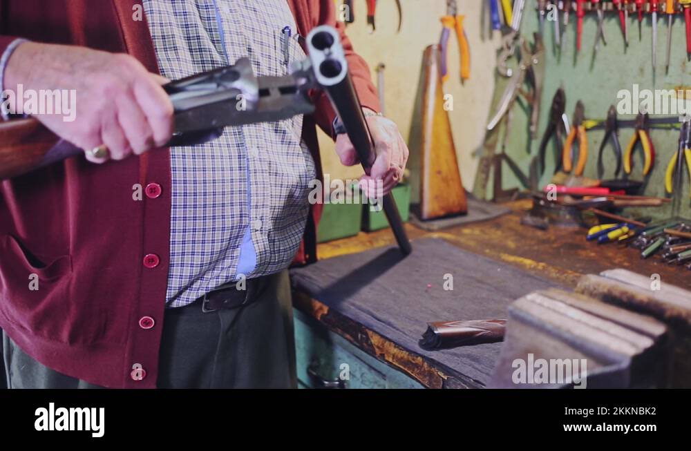 Break horizontal Stock Videos & Footage - HD and 4K Video Clips - Alamy