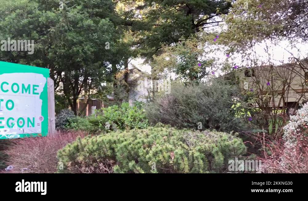 Oregon welcome sign border Stock Videos & Footage - HD and 4K Video ...