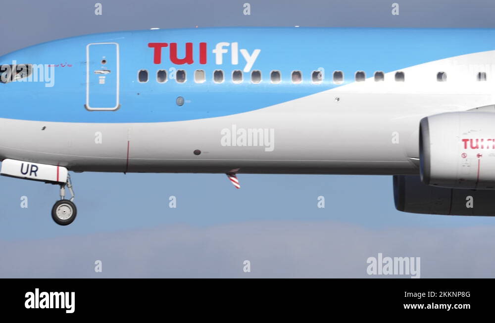 Boeing 737 800 airplane Stock Videos & Footage - HD and 4K Video Clips ...