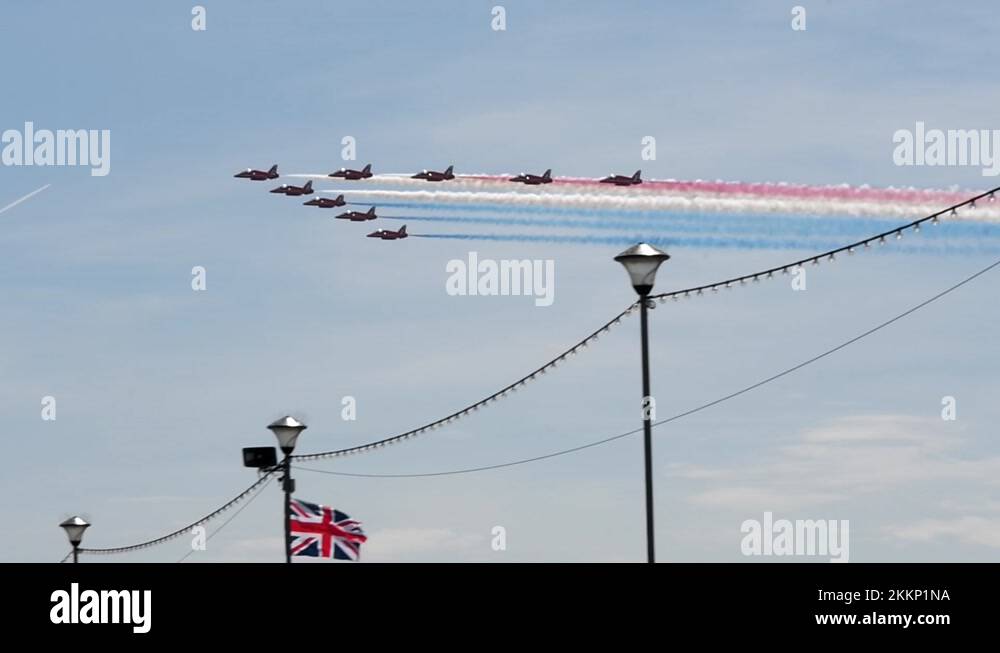 RAF Red Arrows, Hawk T1A, Air Show, Sky Aerobatic Team, Plane ...