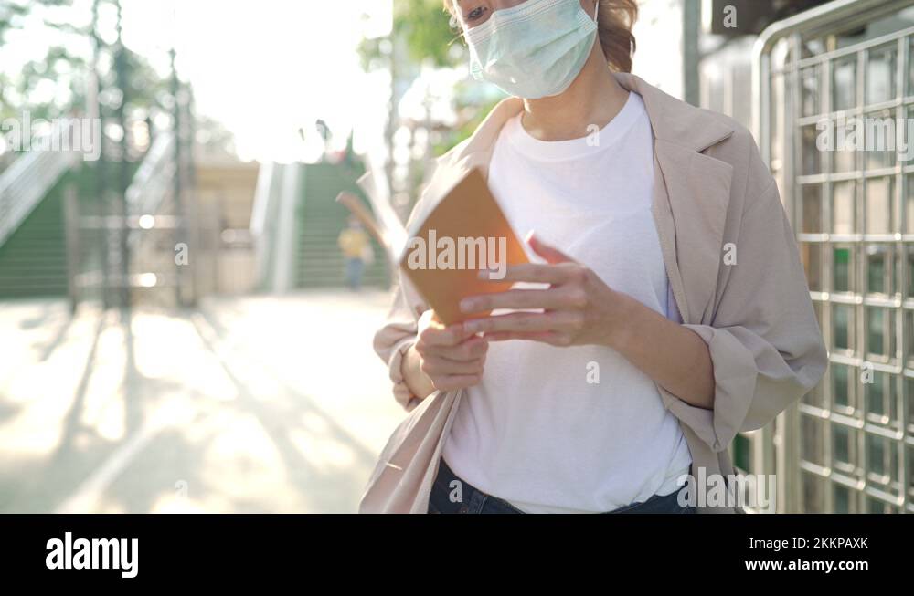 Short note paper Stock Videos & Footage - HD and 4K Video Clips - Alamy