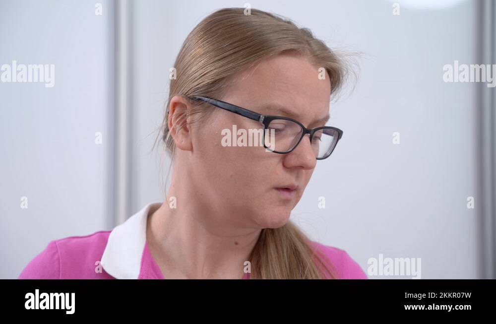 Racking brain Stock Videos & Footage - HD and 4K Video Clips - Alamy