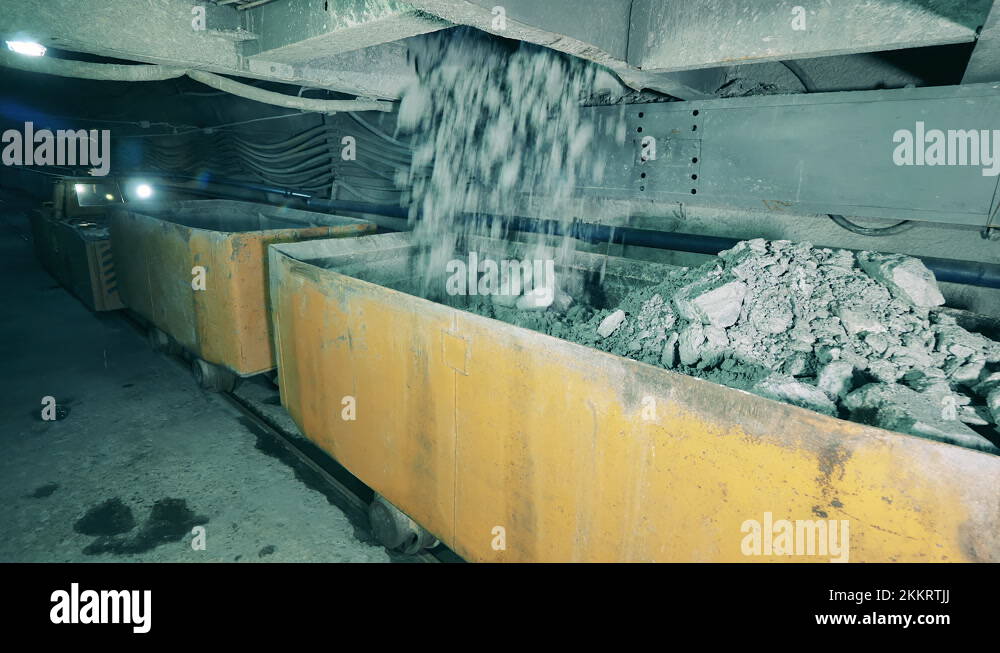 Falling containers Stock Videos & Footage - HD and 4K Video Clips - Alamy