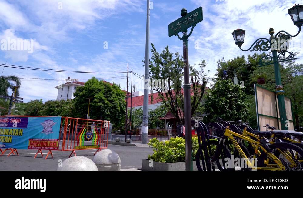 Everyday urban life Stock Videos & Footage - HD and 4K Video Clips - Alamy