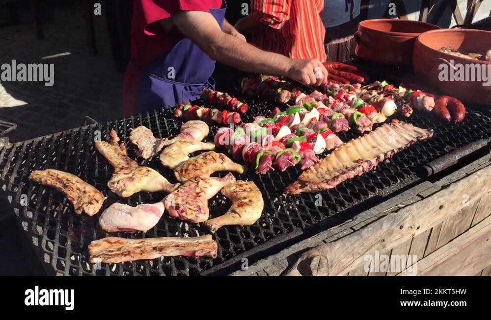Barbecue Stock Videos & Footage - HD and 4K Video Clips - Alamy