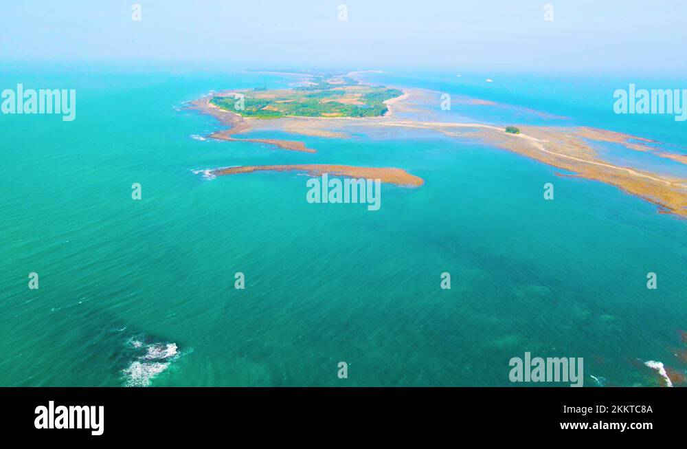 Ocean daylight Stock Videos & Footage - HD and 4K Video Clips - Alamy