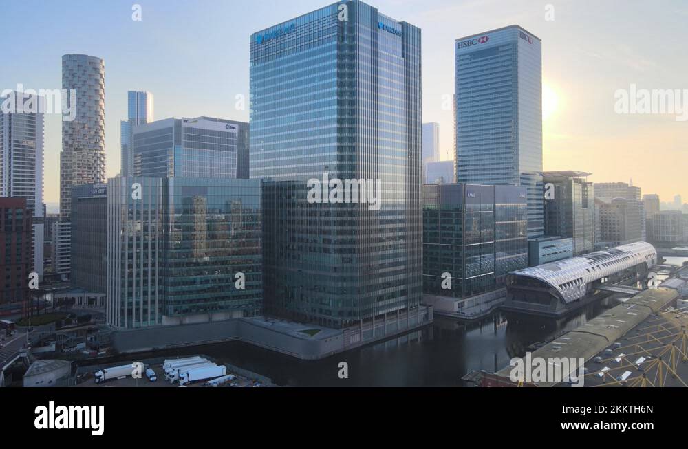 Hsbc uk aerial Stock Videos & Footage - HD and 4K Video Clips - Alamy