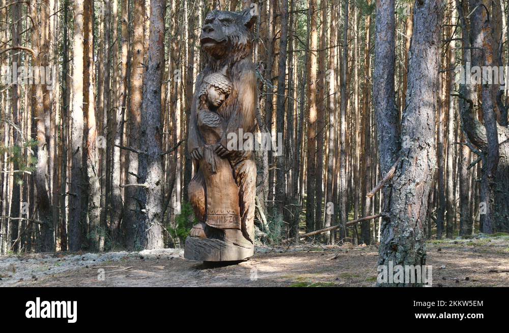 Wooden sculpture Masha and the bear in the Chuvash forest, Russia Stock ...