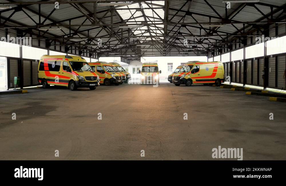 Garage facility Stock Videos & Footage - HD and 4K Video Clips - Alamy