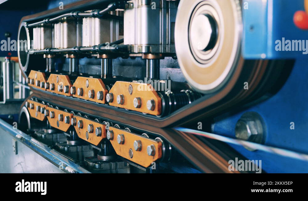 Cable making cable Stock Videos & Footage - HD and 4K Video Clips - Alamy