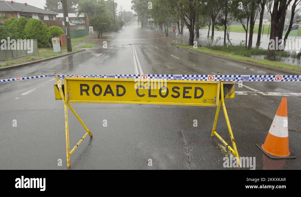Range closed sign Stock Videos & Footage - HD and 4K Video Clips - Alamy