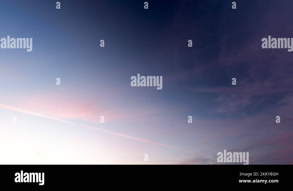 Night sky contrails Stock Videos & Footage - HD and 4K Video Clips - Alamy