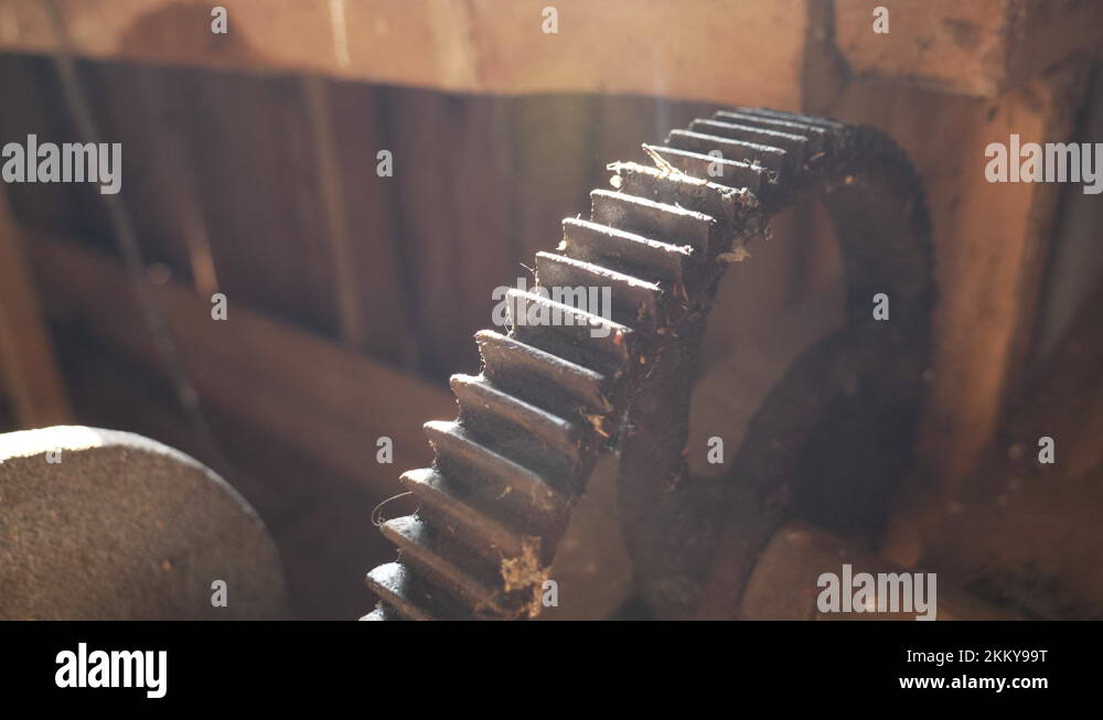 Rusty cog wheel Stock Videos & Footage - HD and 4K Video Clips - Alamy