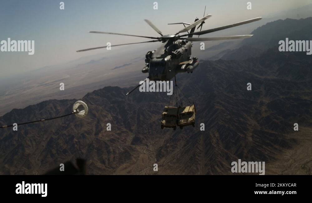 CH-53 Super Stallion conducts aerial refuel while performing heavy lift ...