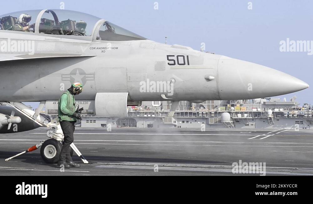 Catapult takeoff jet Stock Videos & Footage - HD and 4K Video Clips - Alamy